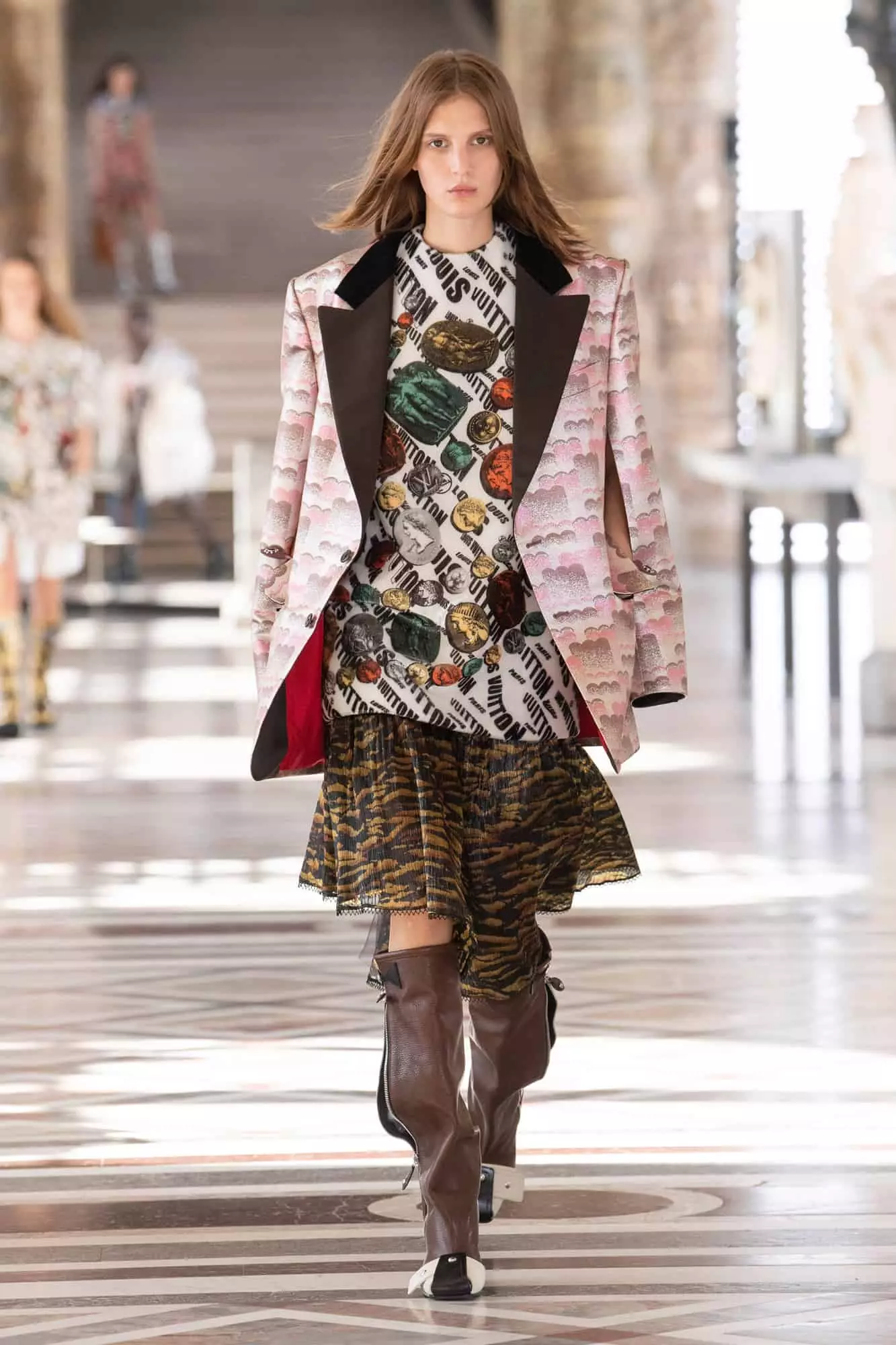 Tutus! Tøff punk! Louvre! Louis Vuitton Fall '21 signerer motemåneden med et smell 3846_39