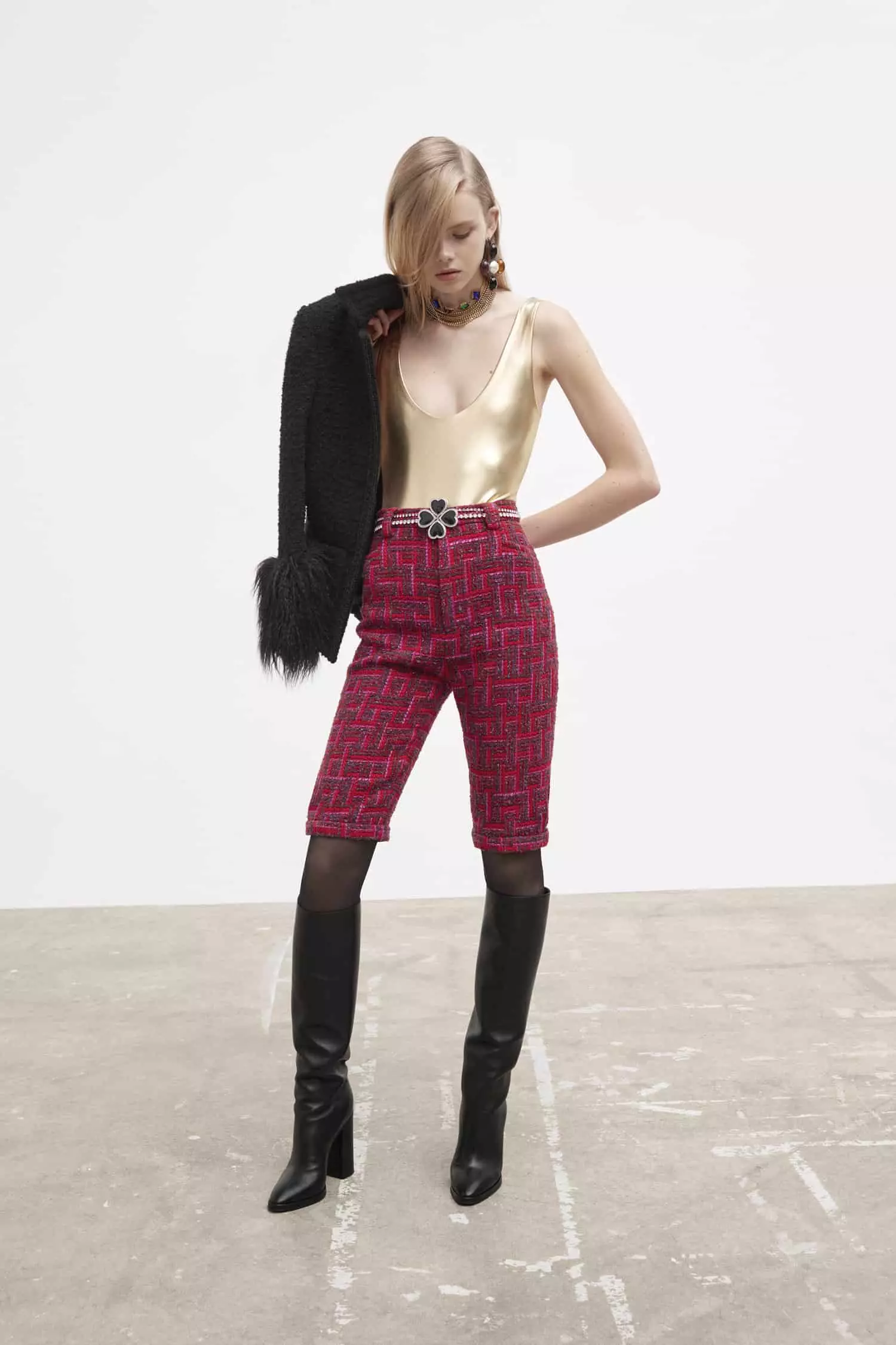 Saint Laurent FW ’21 þjónar sem áminning um að klæðast því sem þú vilt! 3870_3