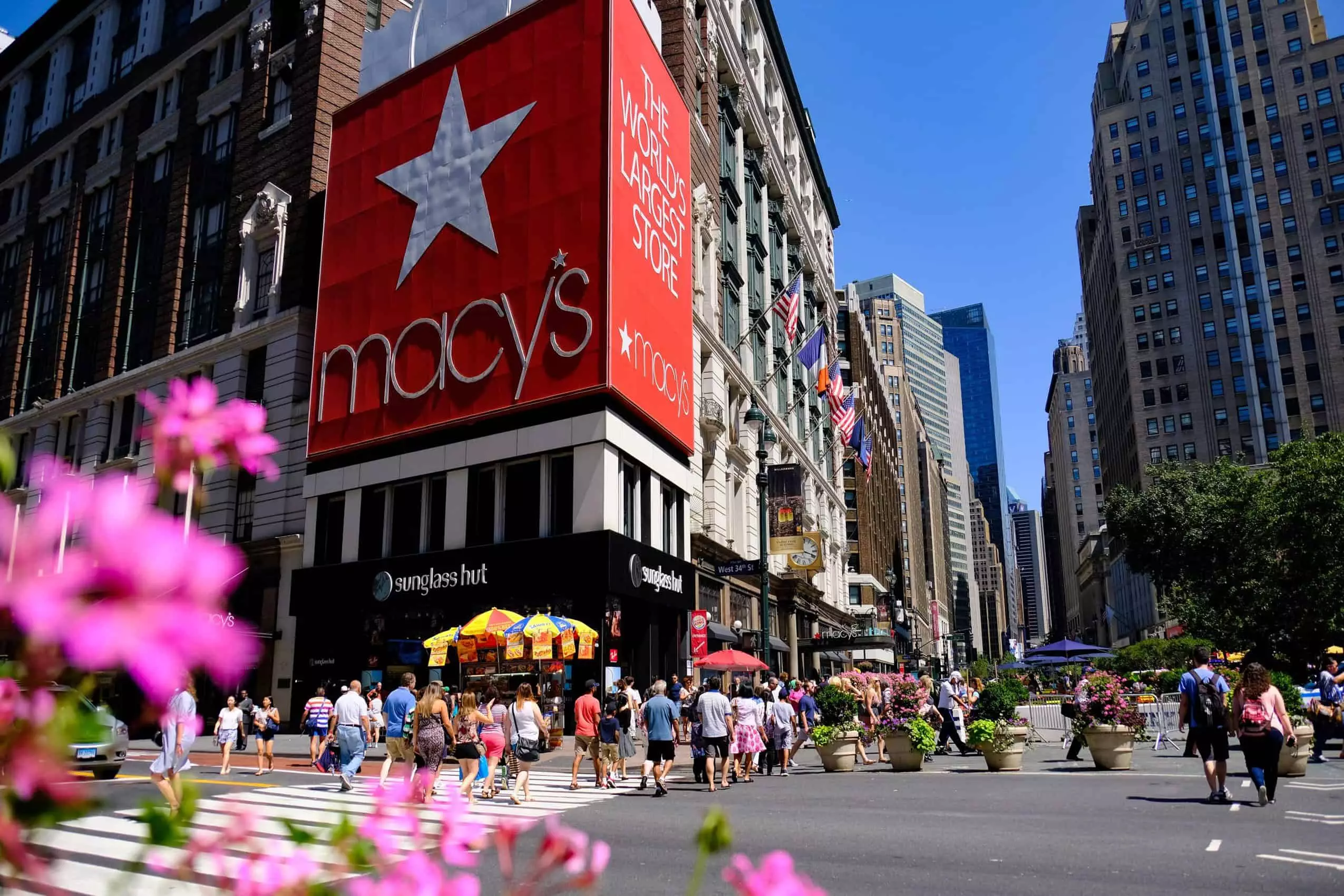 Meer slegte nuus vir Victoria's Secret, Macy's to Furlough Thousands 3875_3