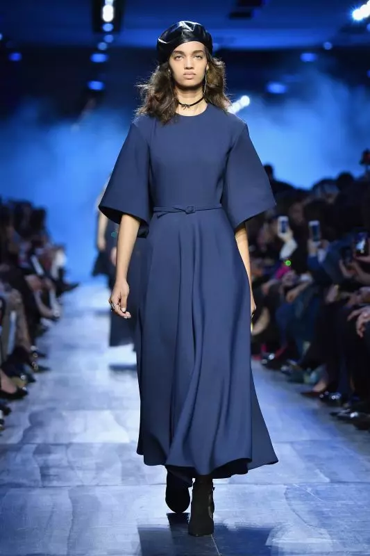 Maria Grazia Chiuri's Blue Period: Christian Dior Caij nplooj zeeg/Lub caij ntuj no 2017 38919_35