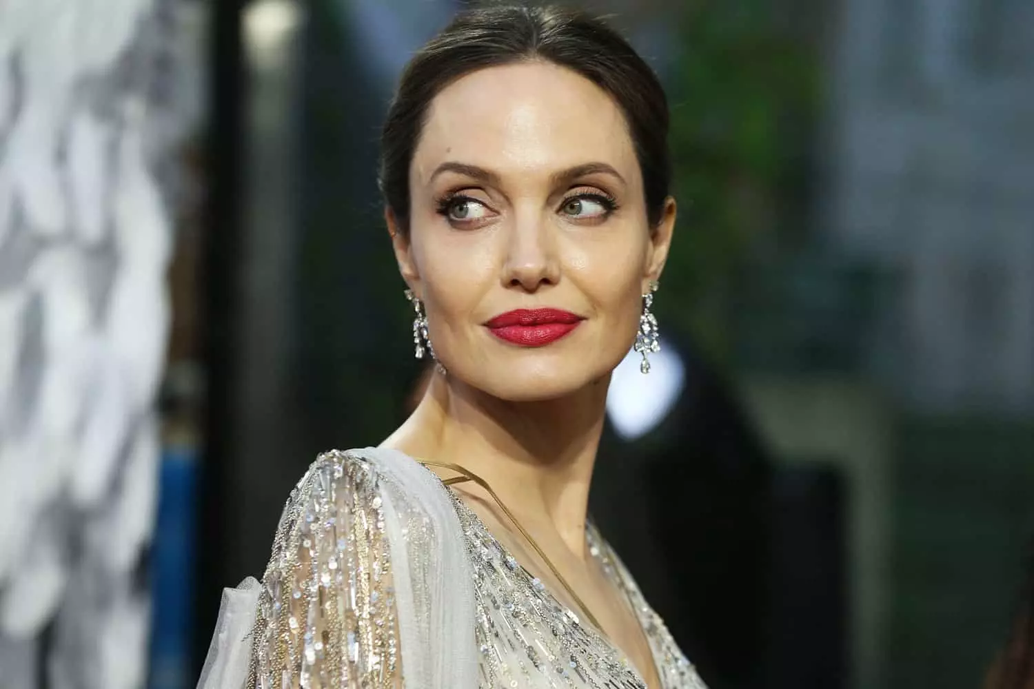 O le taimi lena na mafua ai ona leiloa e le PVC Pants Angelina Jolie se matafaioi