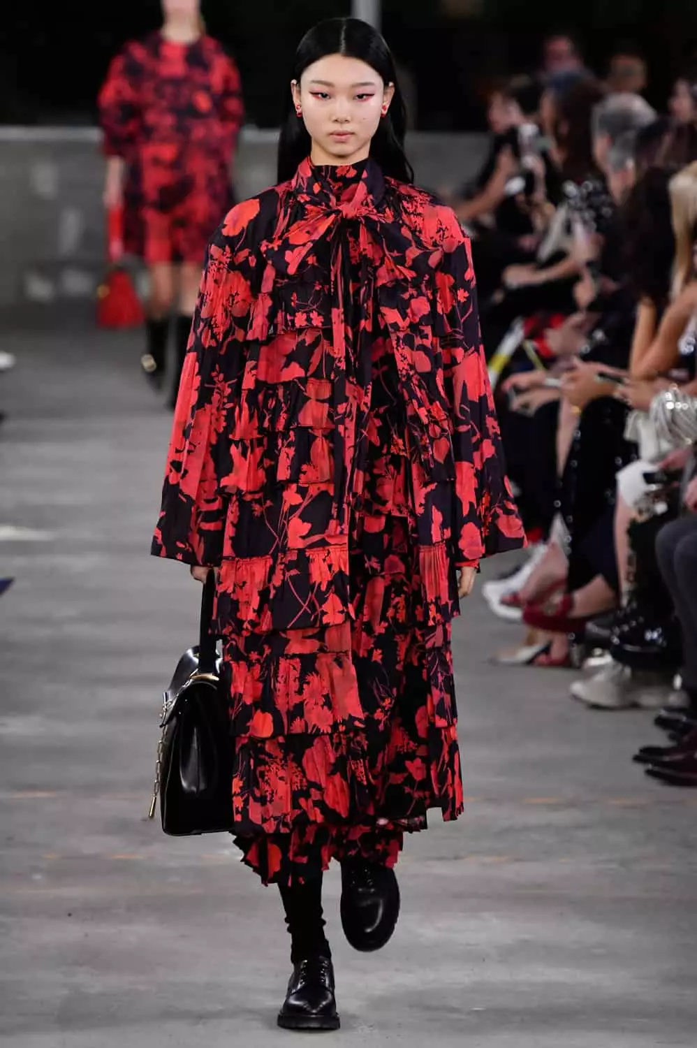 Gweler Every Look From Valentino’s Pre-Fall 2019 Collection 39605_14