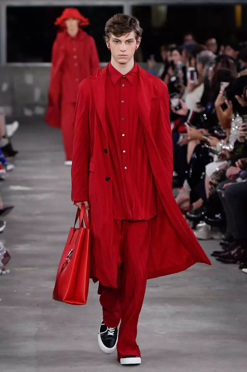 ดูทุกลุคจากคอลเลกชั่น Pre-Fall 2019 ของ Valentino 39605_20