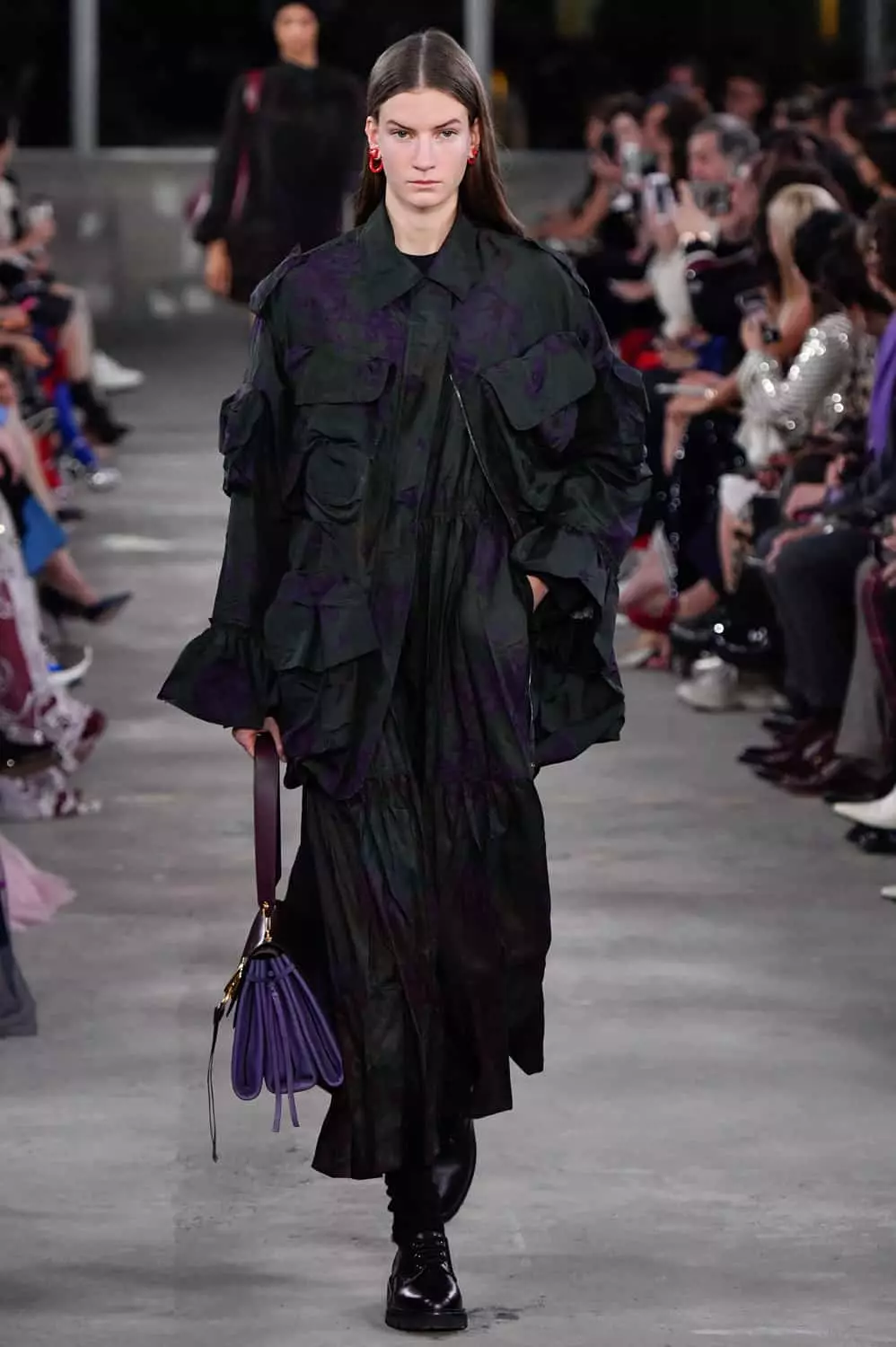 Sjoch elke look fan Valentino's Pre-Fall 2019-kolleksje 39605_31