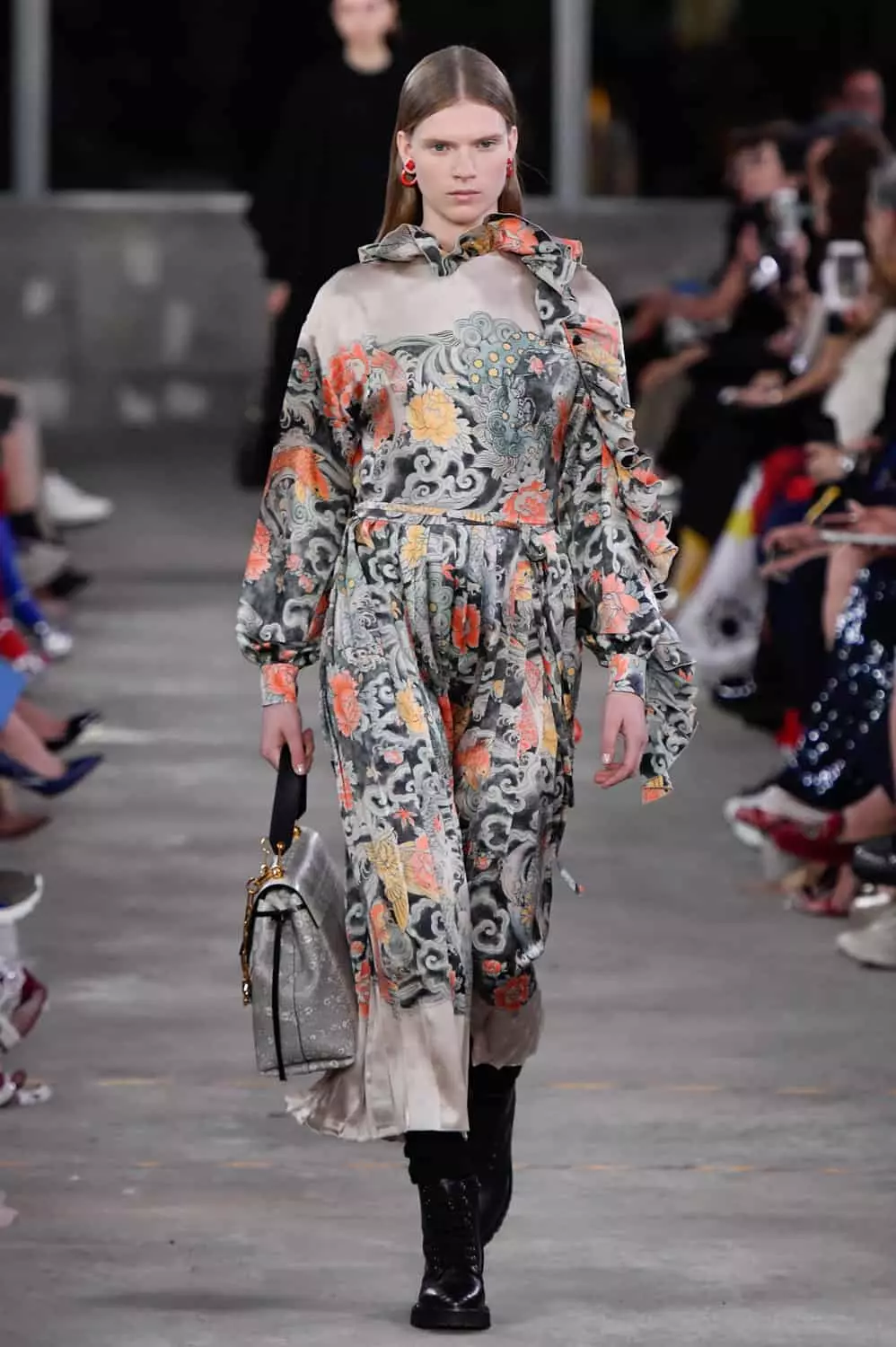 Tingnan ang Bawat Pagtingin Mula sa Pre-Fall 2019 Collection ni Valentino 39605_47