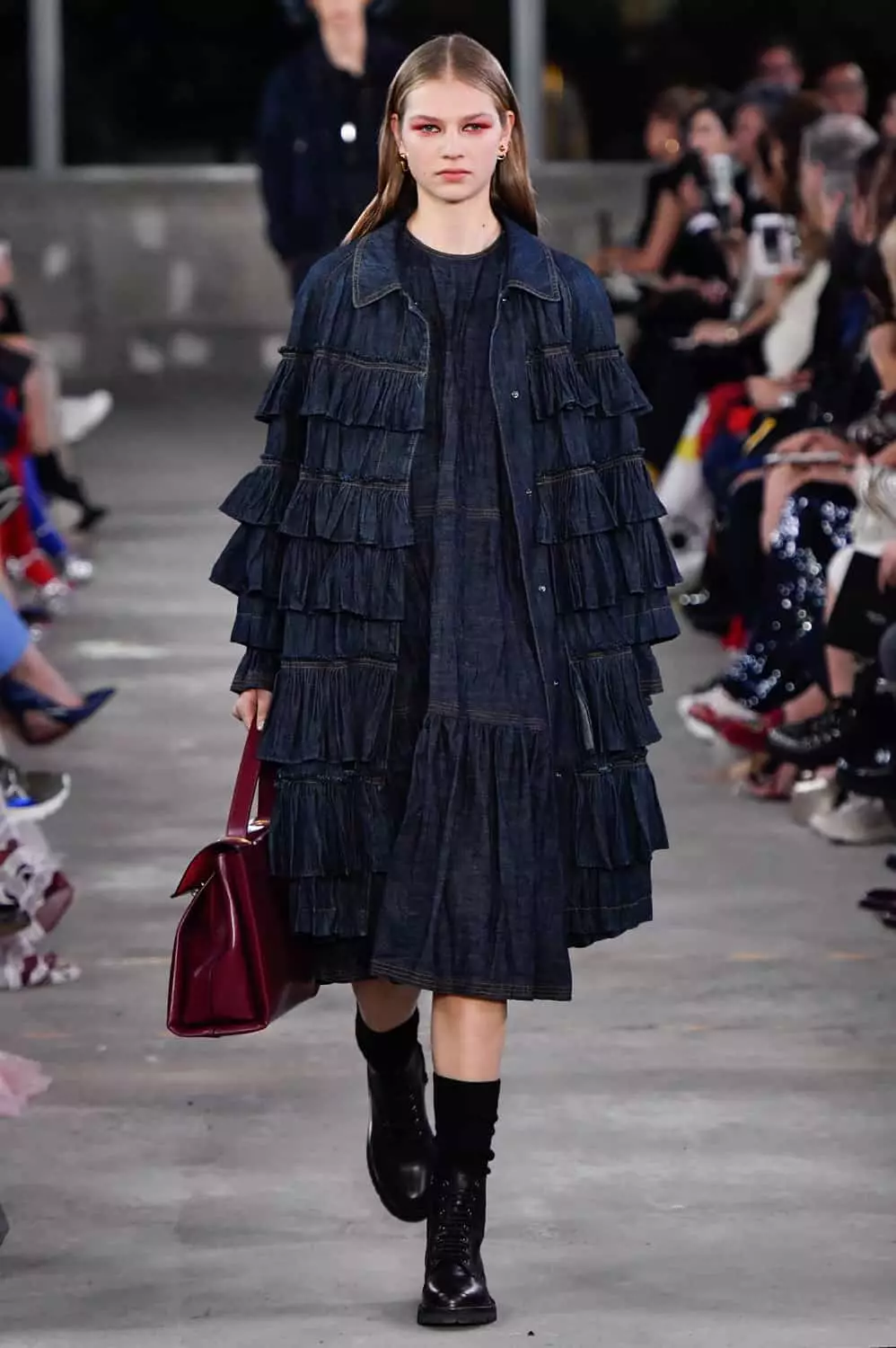 Gweler Every Look From Valentino’s Pre-Fall 2019 Collection 39605_57