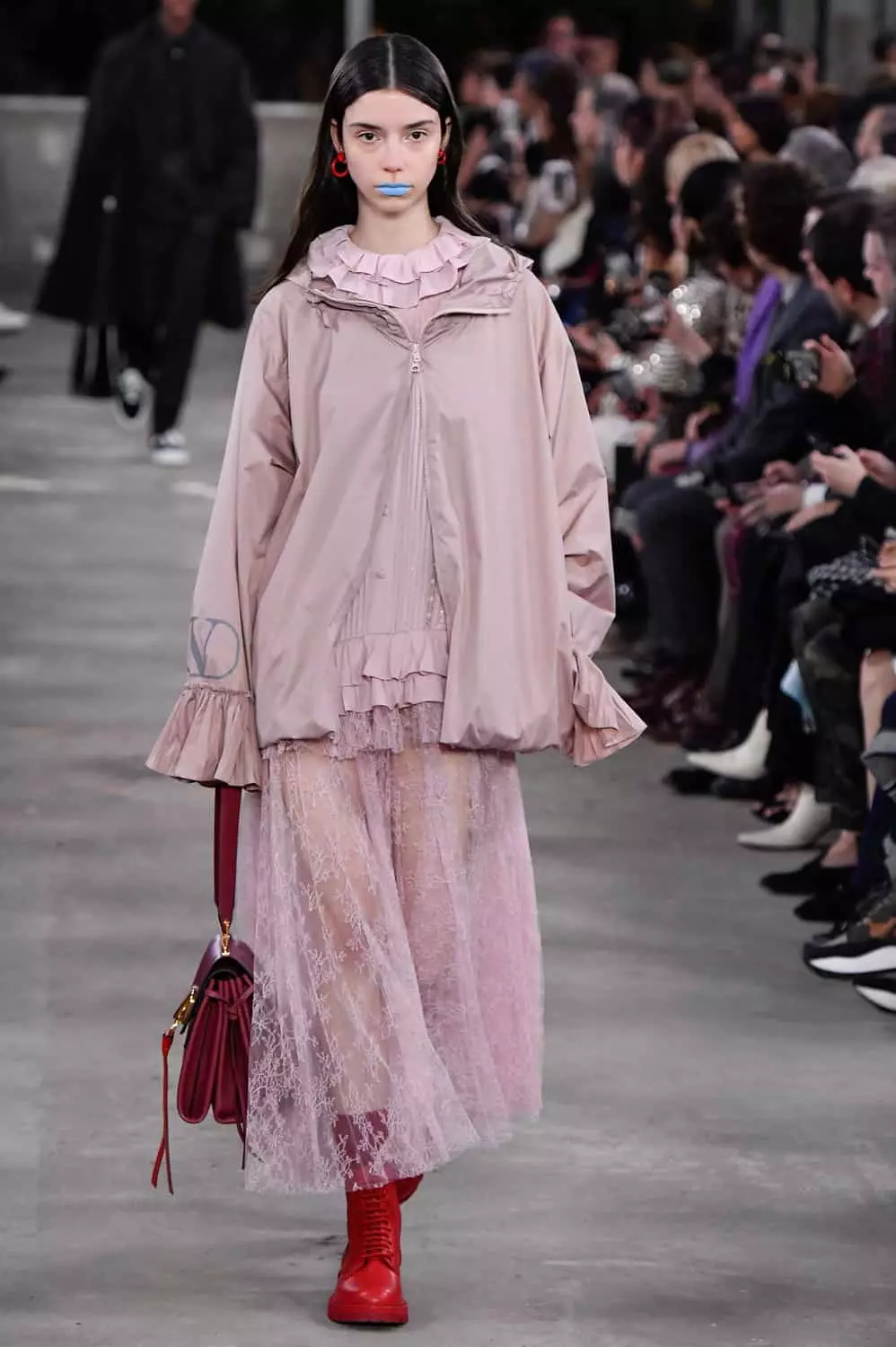 Valentino's Pre-Fall 2019 එකතුවෙන් සෑම පෙනුමක්ම බලන්න 39605_67