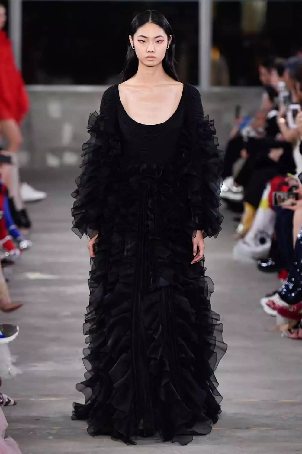 Tingnan ang Bawat Pagtingin Mula sa Pre-Fall 2019 Collection ni Valentino 39605_79