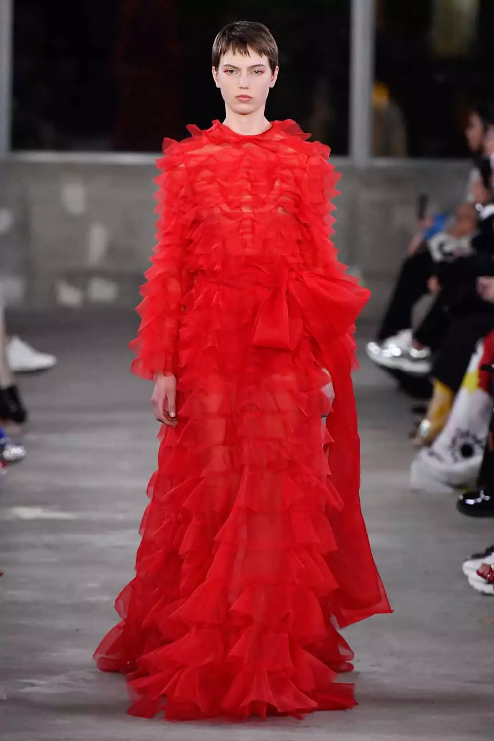 Gweler Every Look From Valentino’s Pre-Fall 2019 Collection 39605_83