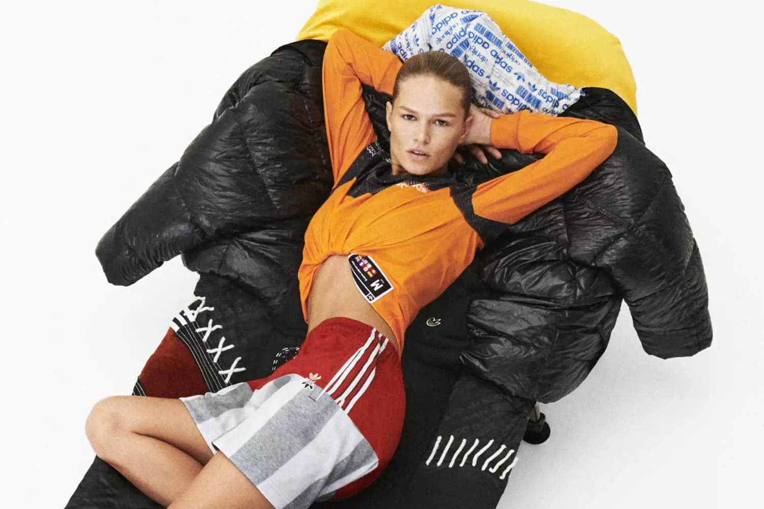 Alexander Wang과 Adidas의 최신 콜라보레이션의 모든 제품 보기