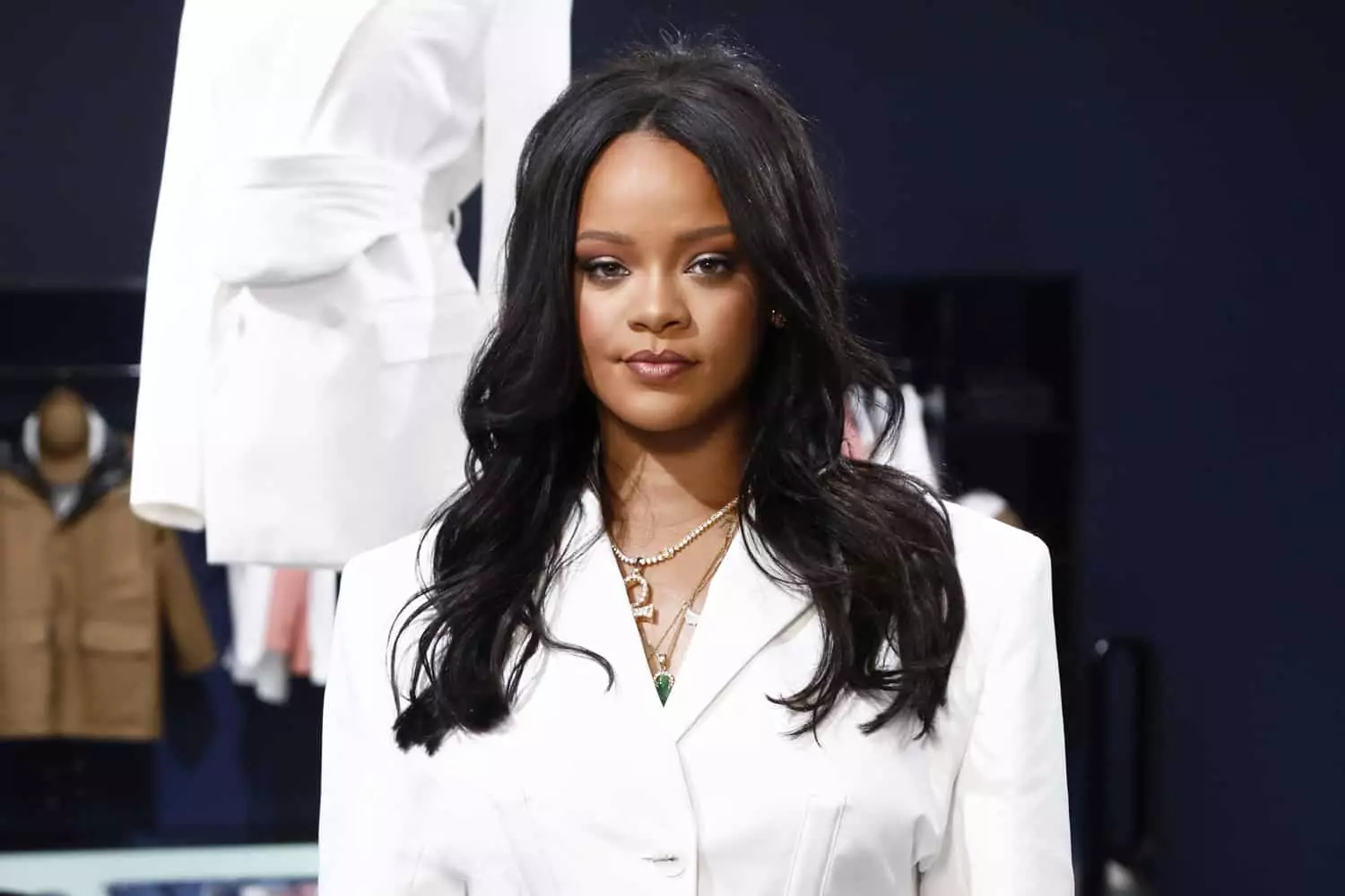 Rihannanın Fenty modeli Nyu-Yorkda ortaya çıxdı, Adidas məhkəməyə verildi