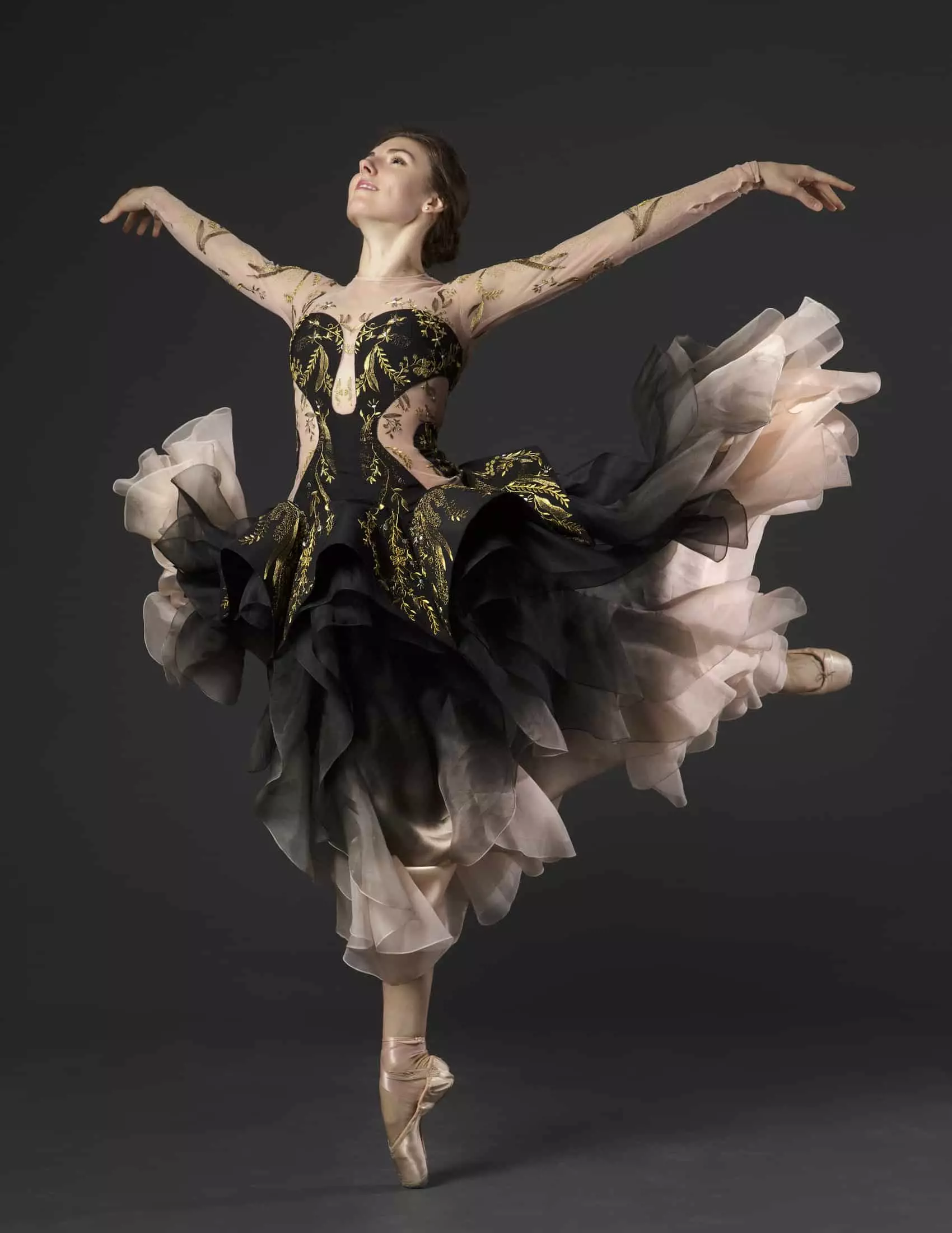 NYC Ballet waxay wada shaqayn la leedahay Gareth Pugh, Giles Deacon, iyo Alberta Ferretti 40192_14