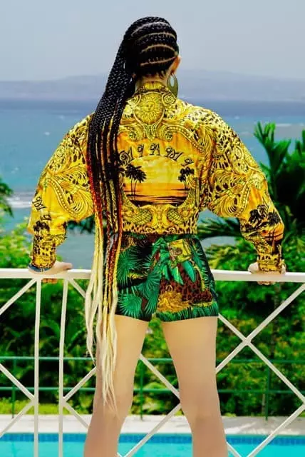 Wannan Tallace-tallacen Vintage Versace a Coterie Miami Zai Kasance Almara 41320_2