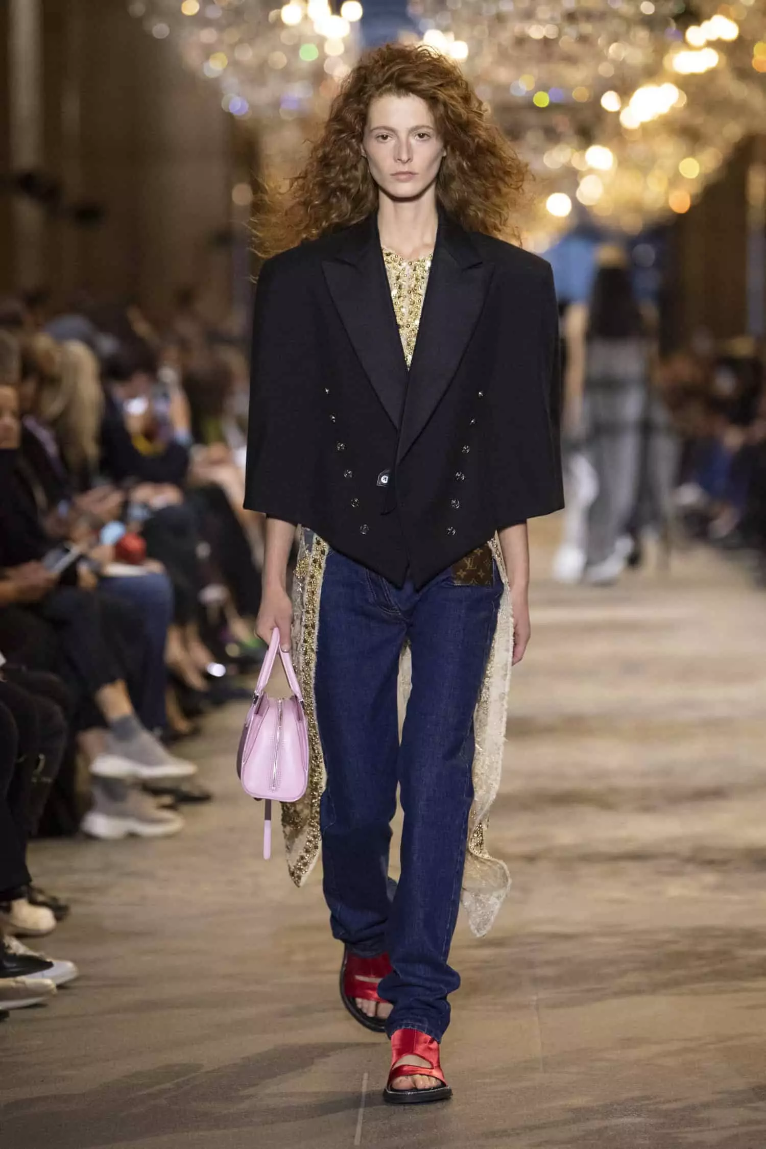 Louis Vuitton, Miu Miu, and A Moving Tribute to Alber Elbaz Close Out PFW سيزن لاءِ 416_21