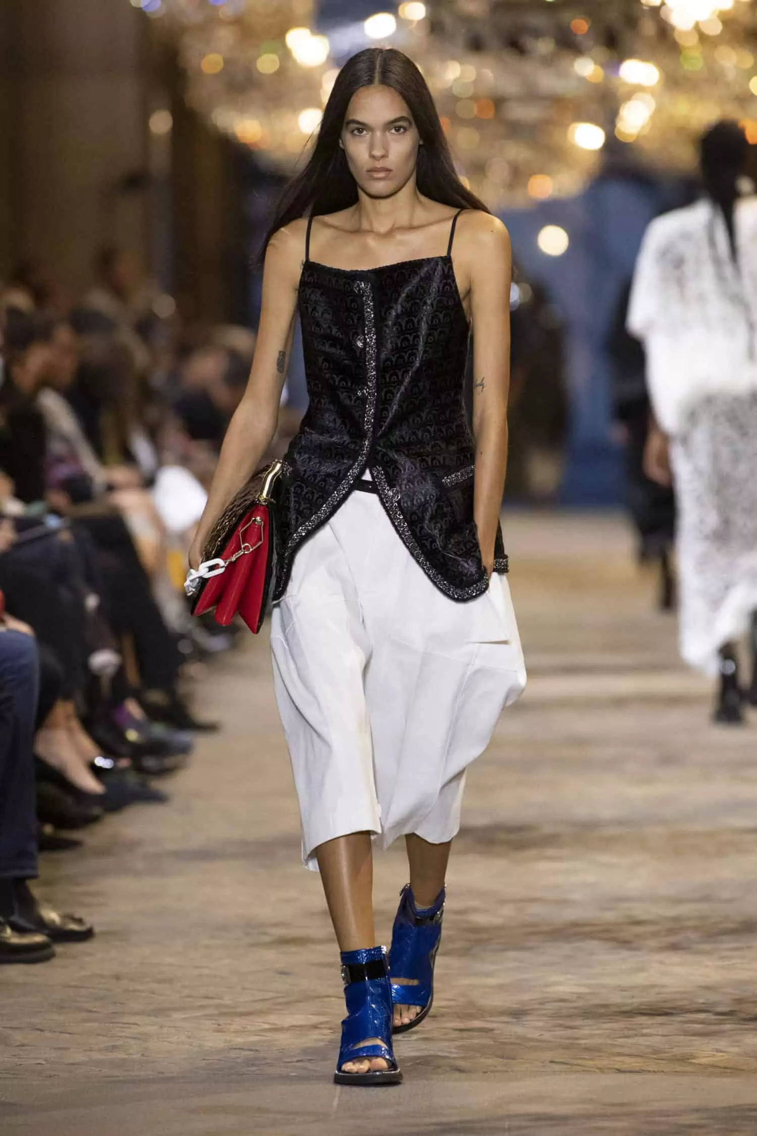 Louis Vuitton, Miu Miu, and A Moving Tribute to Alber Elbaz Close Out PFW سيزن لاءِ 416_25