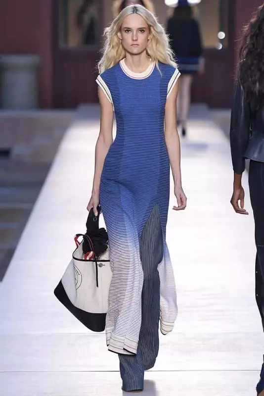 Pařížský týden módy: Alexander McQueen, Sonia Rykiel, Givenchy a další 42025_10