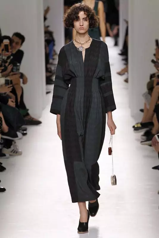 Paris Fashion Week: Alexander McQueen, Sonia Rykiel, Givenchy, ak plis ankò 42025_21