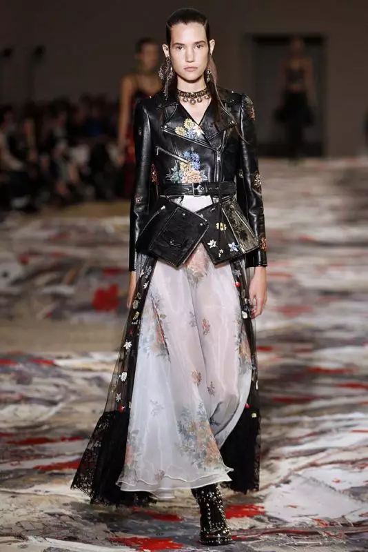 Pariški teden mode: Alexander McQueen, Sonia Rykiel, Givenchy in še več 42025_3