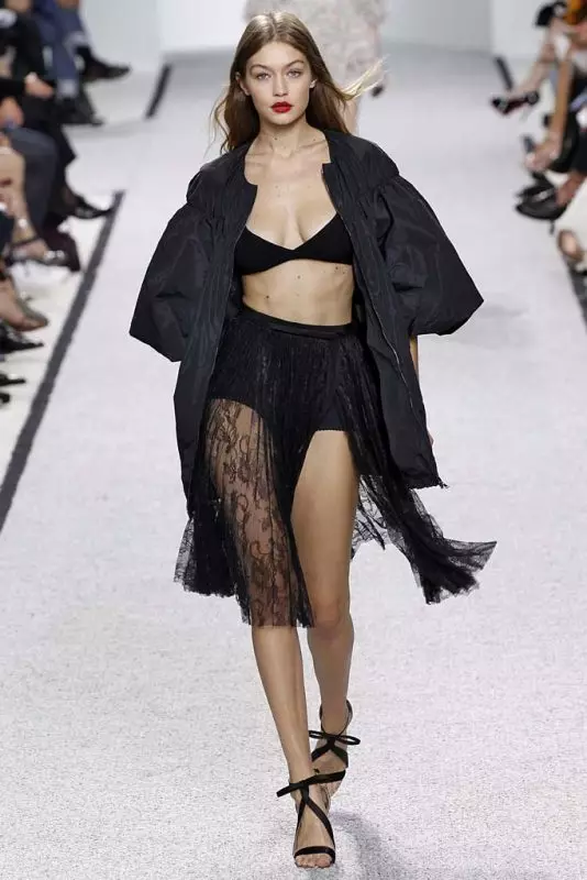 Pařížský týden módy: Alexander McQueen, Sonia Rykiel, Givenchy a další 42025_30
