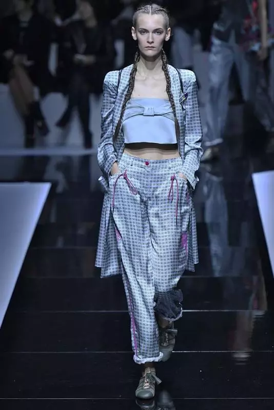 Paris Fashion Week: Alexander McQueen, Sonia Rykiel, Givenchy, ak plis ankò 42025_34