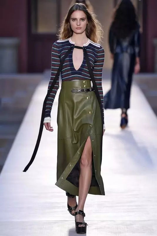 Paris Fashion Week: Alexander McQueen, Sonia Rykiel, Givenchy, ak plis ankò 42025_9