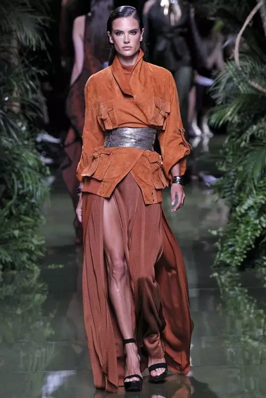 Parīzes modes nedēļa: franču ģērbšanās Chloé, Balmain’s Jungle u.c 42166_22