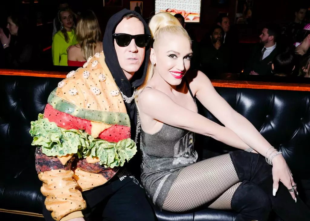 Katy Perry u Jeremy Scott Hit the Town bħala Walking Hamburgers 4281_13