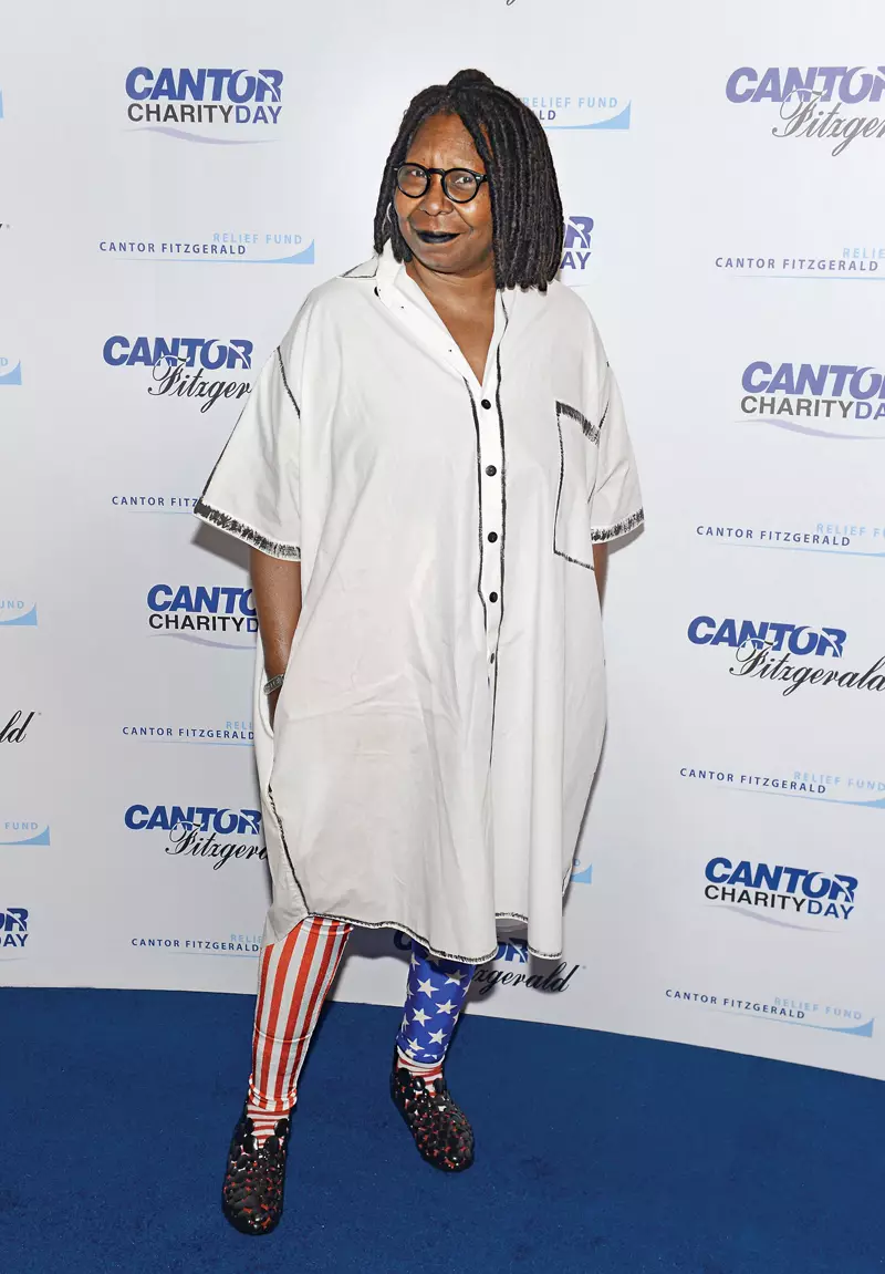 NOVA YORK, NY - 11 de setembro: A atriz Whoopi Goldberg comparece ao Dia de Caridade anual organizado pela Cantor Fitzgerald e BGC na Cantor Fitzgerald em 11 de setembro de 2015 na cidade de Nova York. (Foto de Noam Galai / Getty Images para Cantor Fitzgerald)