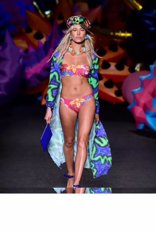 Vedetele ies la spectacolul lui Moschino L.A. Runway Show 43564_26