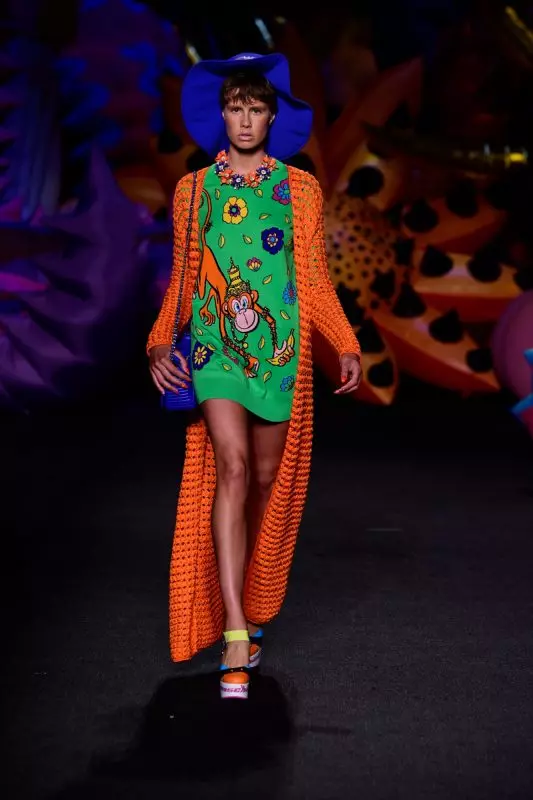 ვარსკვლავები გამოდიან Moschino-ს ლოს-ანჯელეს Runway შოუსთვის 43564_33