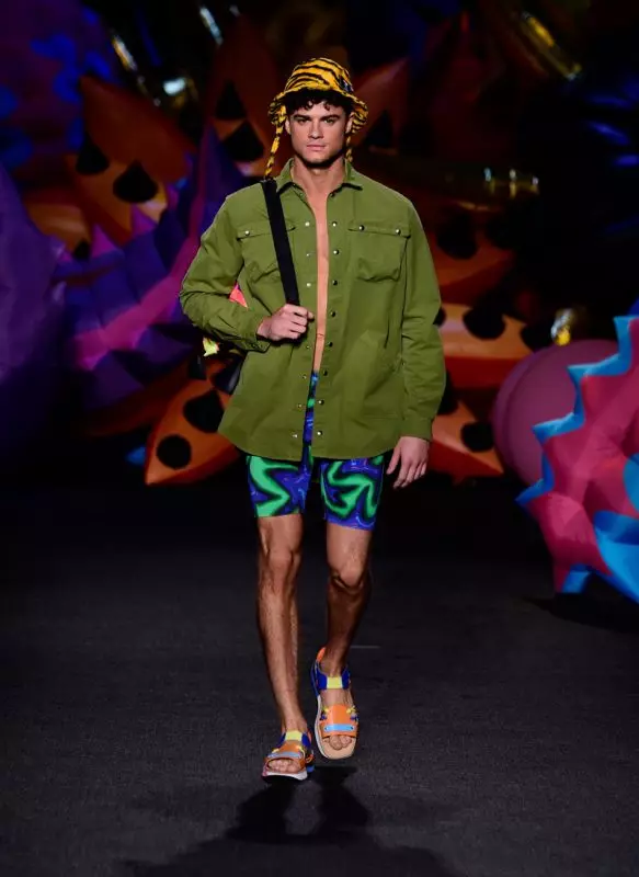 La Steloj Eliras por la L.A. Runway Show de Moschino 43564_34