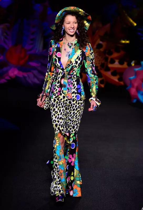 Vedetele ies la spectacolul lui Moschino L.A. Runway Show 43564_56
