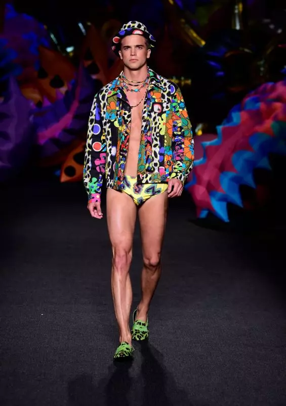 Ua Sau Fetu mo le Moschino's L.A. Runway Show 43564_57