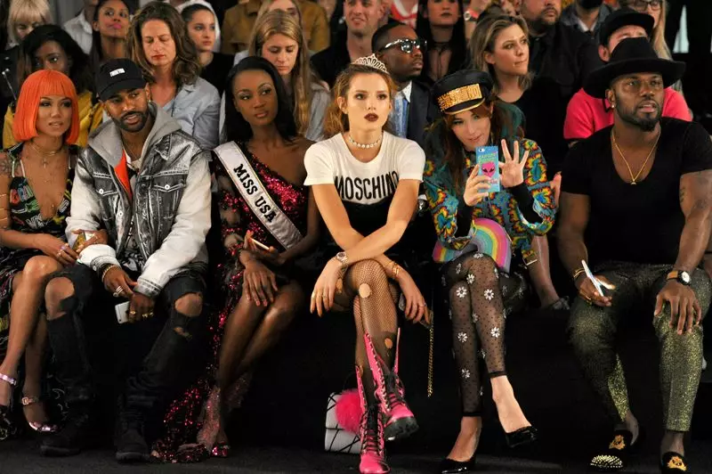 ვარსკვლავები გამოდიან Moschino-ს ლოს-ანჯელეს Runway შოუსთვის 43564_8