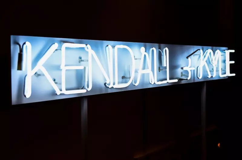 Kendall + Kylie Ifilọlẹ Laini Njagun Wọn 43958_12