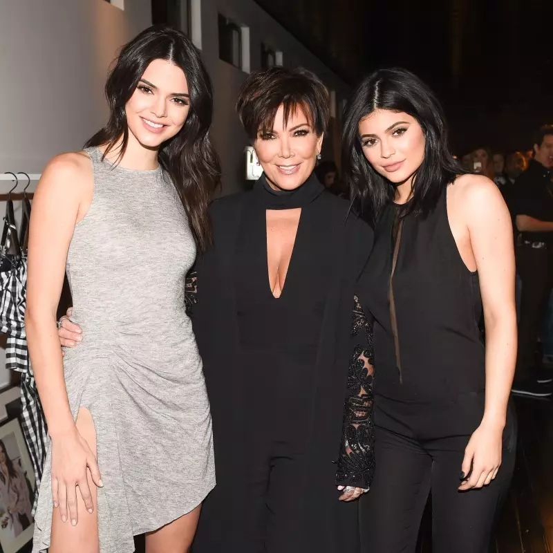 Kendall + Kylie Ifilọlẹ Laini Njagun Wọn 43958_6