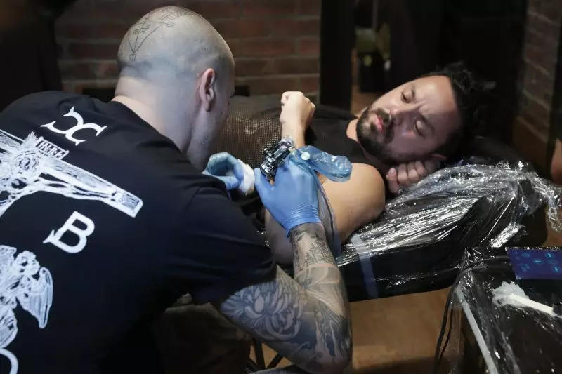 Hublot разкрива магазин за изскачащи татуировки в Маями с Maxime Büchi от Sang Bleu 44464_7