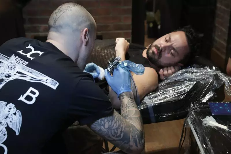 Η Hublot αποκαλύπτει ένα κατάστημα Pop-Up Tattoo στο Μαϊάμι με τον Maxime Büchi του Sang Bleu 44464_7