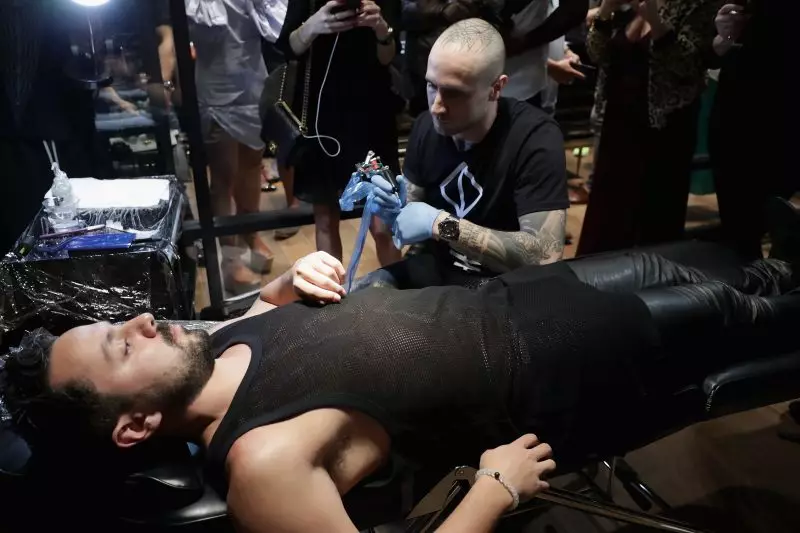 Hublot představuje Pop-Up Tattoo Shop v Miami s Maxime Büchi ze Sang Bleu 44464_8