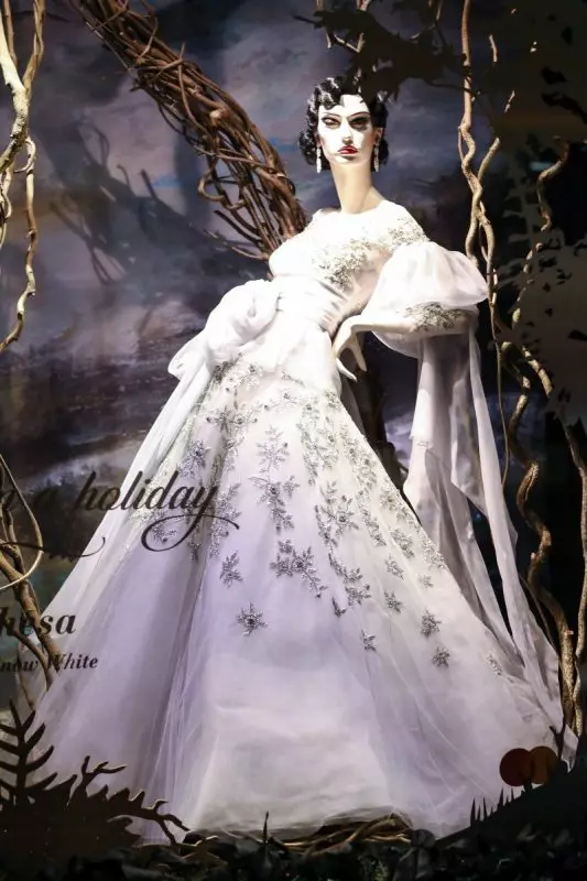 Saks Fifth Avenue jeung Disney Unveil Libur Windows 44480_7