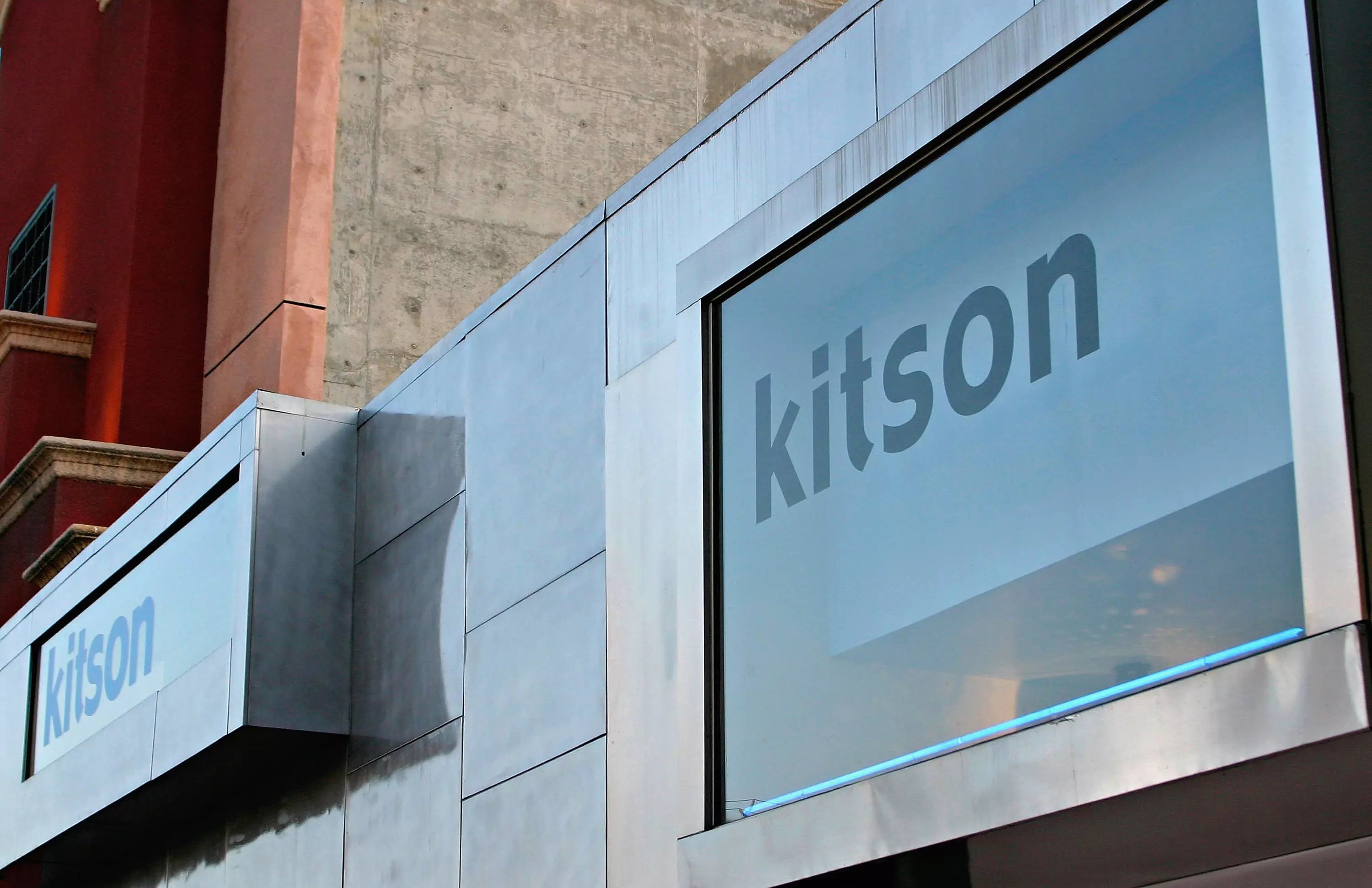 Informe minorista: Kitson está cerrando todas las tiendas 44497_1