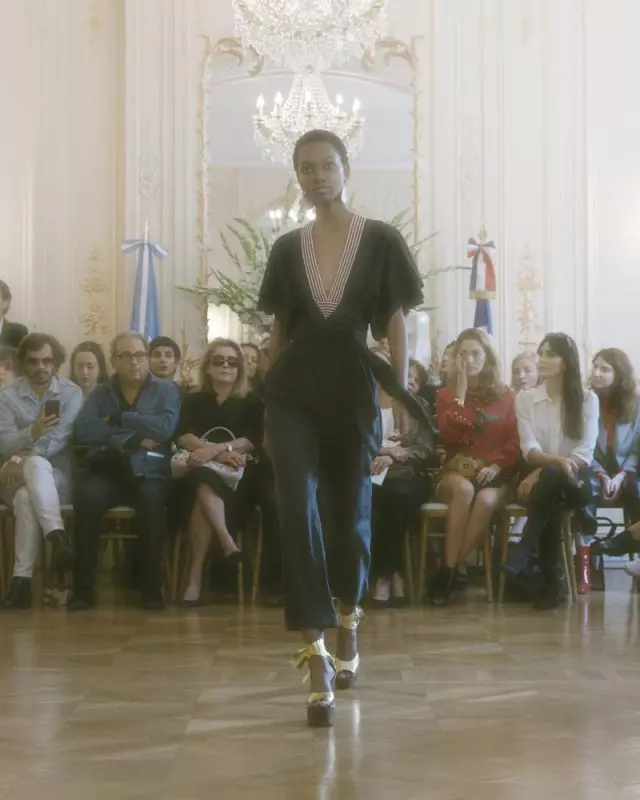 Diari Minggu Fesyen Paris Hari 5 & 6: Issey Miyake, Sonia Rykiel, Ungaro dan Banyak Lagi! 45110_12