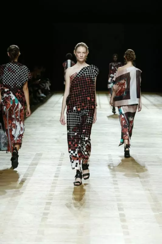 Diari Minggu Fesyen Paris Hari 5 & 6: Issey Miyake, Sonia Rykiel, Ungaro dan Banyak Lagi! 45110_79
