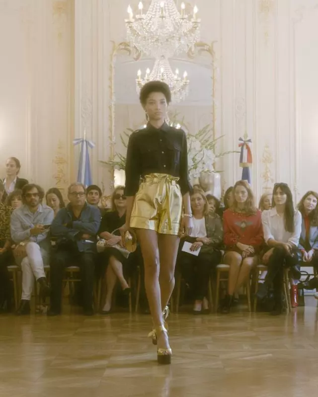 Дневник на модната недела во Париз, денови 5 и 6: Иси Мијаке, Соња Рикиел, Унгаро и повеќе! 45110_8