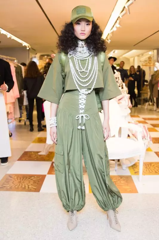 Fenty ni Rihanna Debuts Spring Collection sa Bergdorf Goodman 45520_5