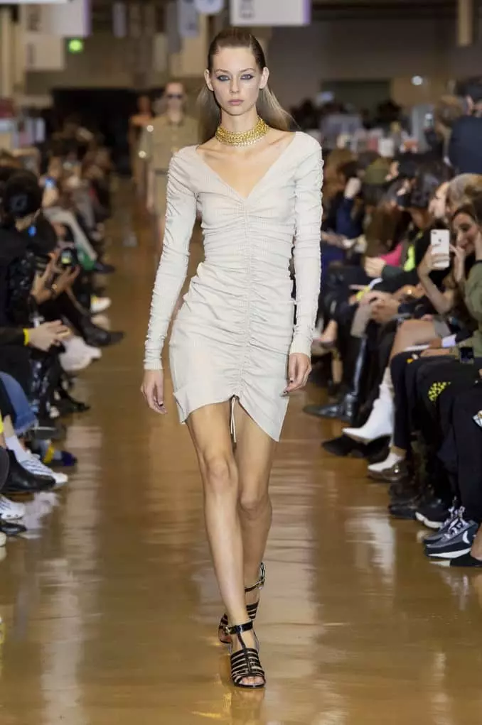 София Ачавалдын толук жазгы 2020 Париж мода жумалыгынын күндөлүгү 45799_12