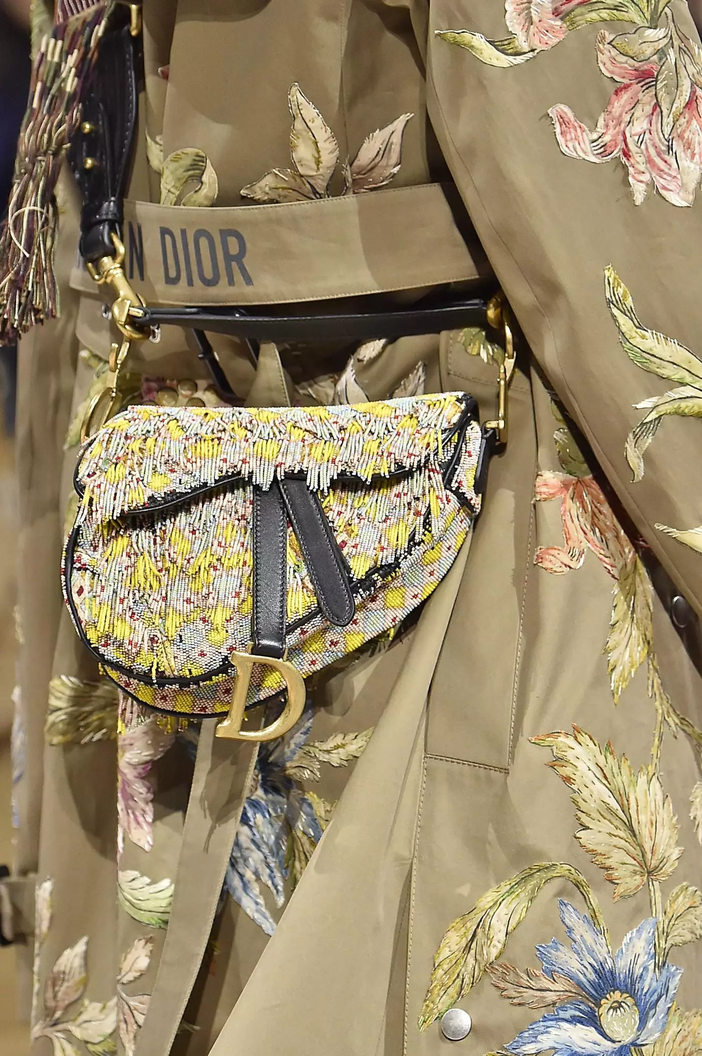 A Dior visszahozza a nyeregtáskát 46201_14