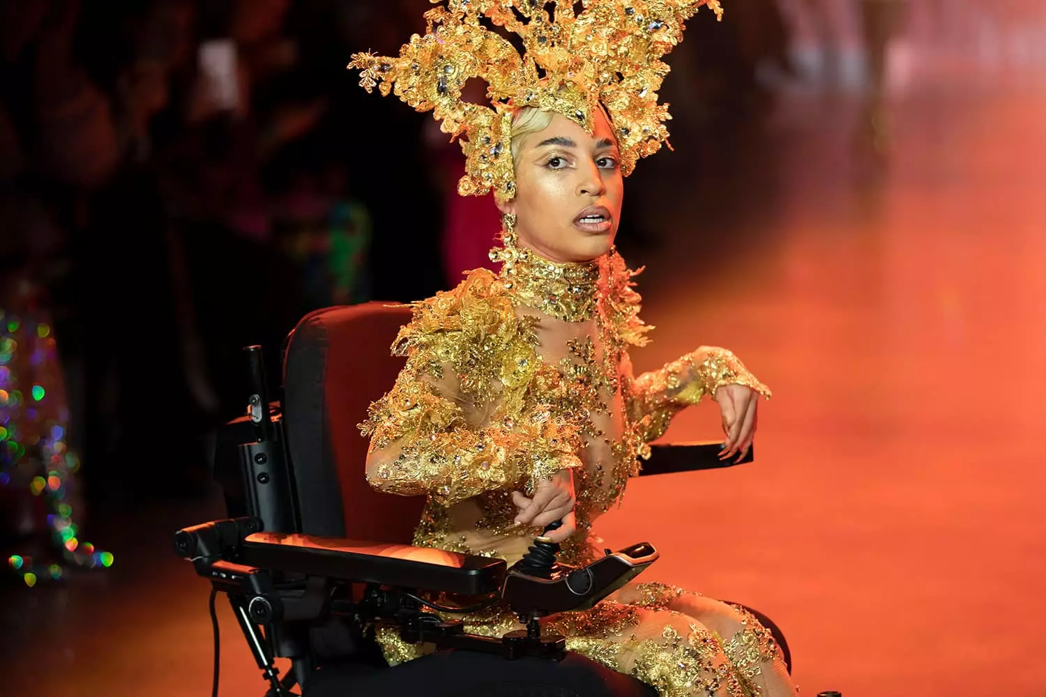 Jillian Mercado Nggawe Debut Runway NYFW ing The Blonds