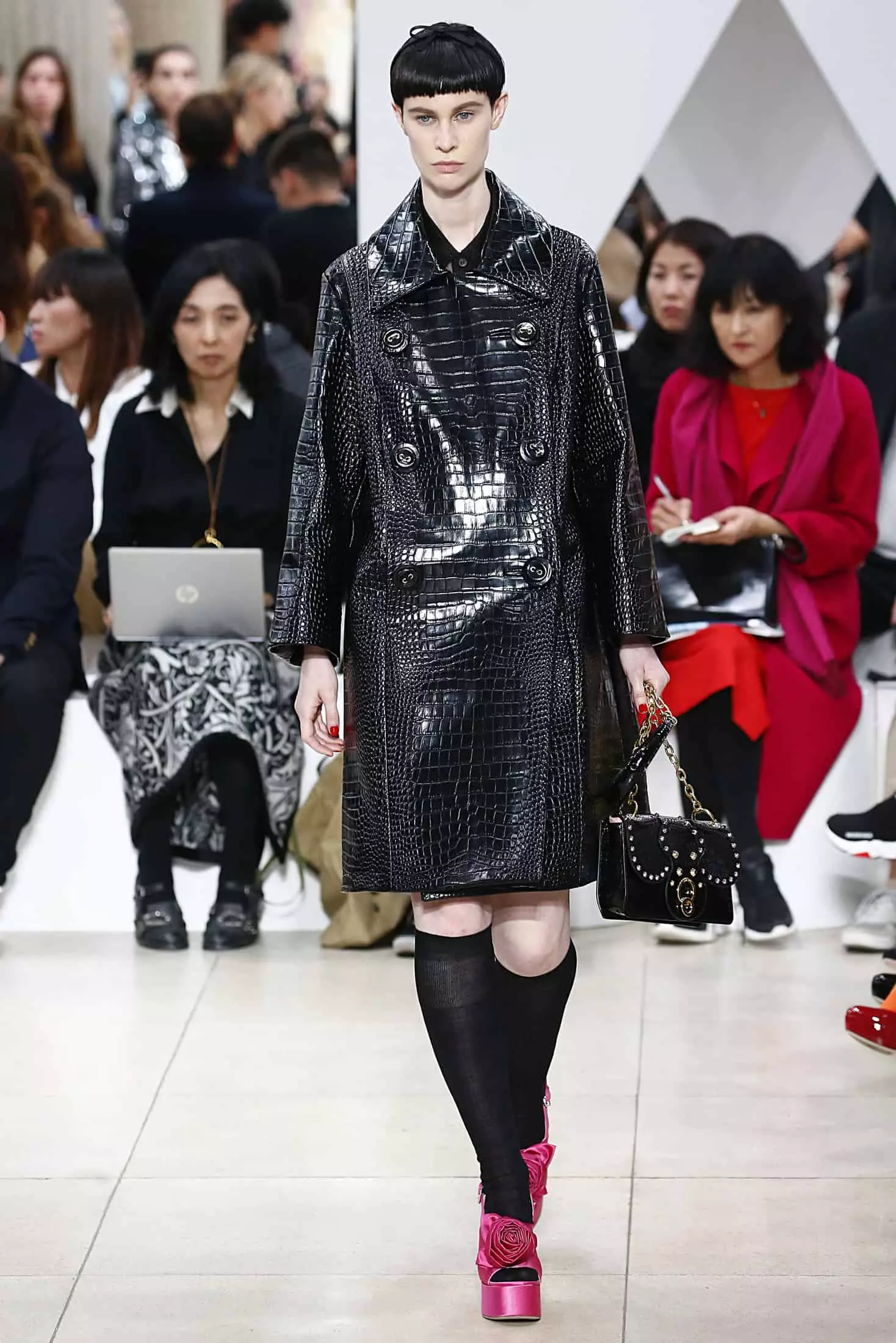 Miu Miu prezentuje nowe logo na Paris Fashion Week Show 47438_15