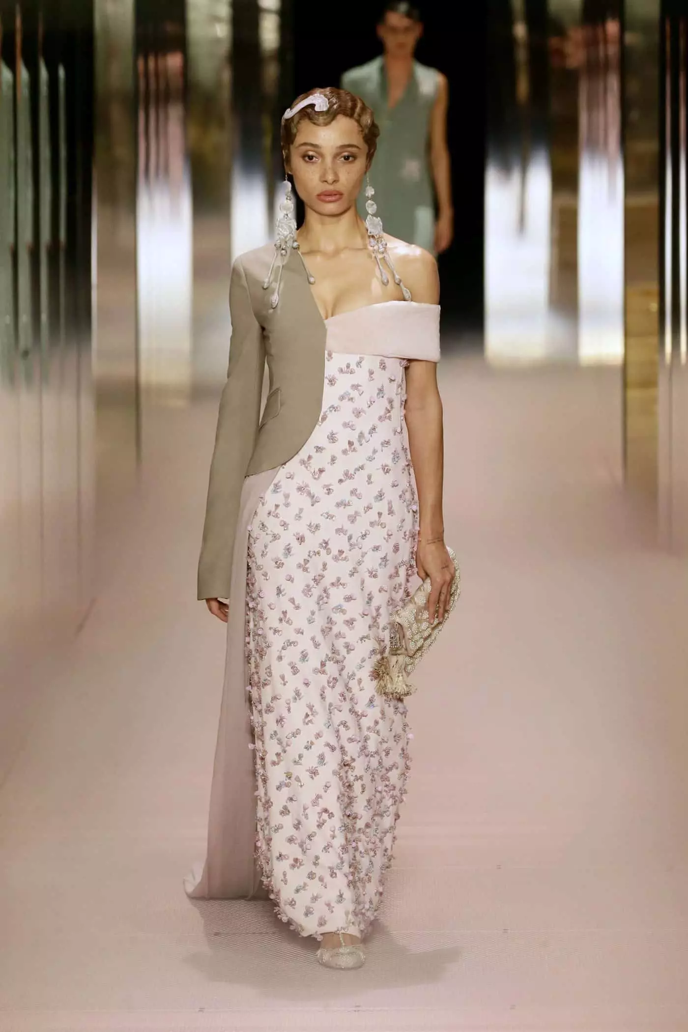 The Runway Is Back! Kim Jones angažuje glumce supermodela sa zvijezdama za Fendi Couture debi 4750_10